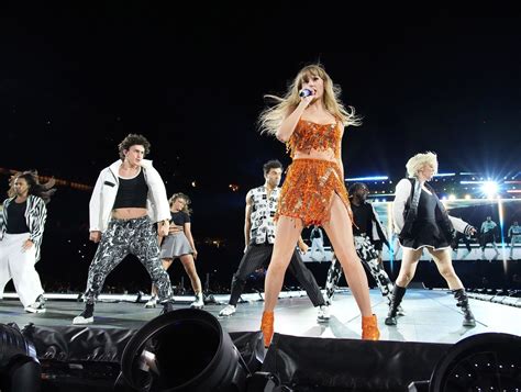 How Taylor Swifts Dancers Stay Fit For Her Eras Tour British Gq