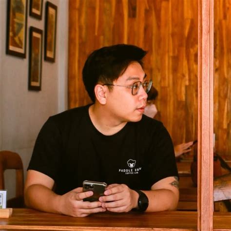 Yosua Yos Te Threads Say More