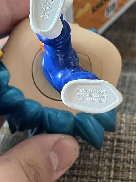 Hello Yall I Just Got This Ssgss Vegito Off Of Mercari And Im Not Sure How To Tell Fakes Or