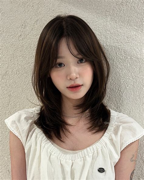 차홍아르더 청담점 김여정 헤어컨설팅 단발펌 레이어드펌 웨이브펌 밋밋한 머리는 이제그만 레이어드컷 을 더해주면 예쁘고 손질도 편한 스무스펌 🤍🤍 ⠀ 문의 Dm