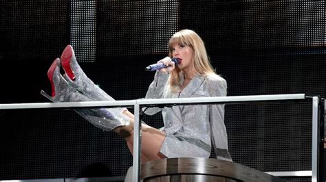 Taylor Swift Fans Made A Random Book A Bestseller Thinking It Was Her Memoir