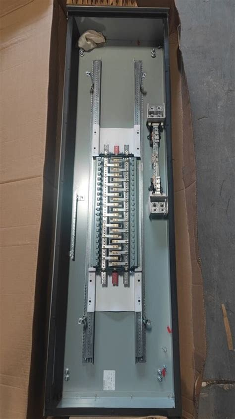 Panelboard Eaton Prl1x 400 Amp 240v120v 1ph3w Mlo 42sp Nema 3r