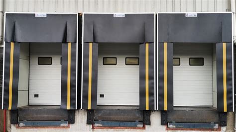 Choosing The Right Loading Dock Leveler For Efficient Warehousing