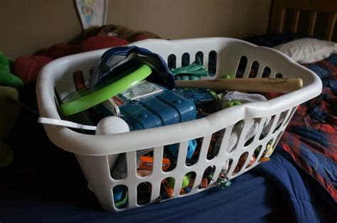 The Sane Woman S Guide To Tackling Clutter Hip Homebabe Moms