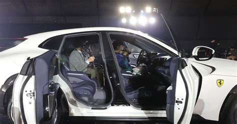 코치도어 적용한 페라리 푸로산게