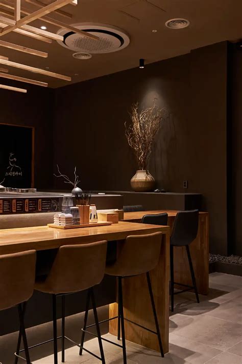 차분하고 고급스러운 분위기의 50평 일식 회전초밥집 인테리어 안산 단원구 고잔동