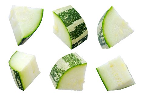 호박은 흰색 배경 상단 보기에 격리 슬라이스 얇게 썬 호박 흰색으로 분리된 쿠르제트 호박 조각 상단 보기 다진 호박 클로즈업 쿠르제트 조각 세트 0명에 대한 스톡 사진 및