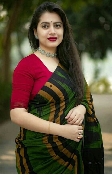Reshma Pasupuleti Saree Photos Recreating Poornima Bhagyaraj Style