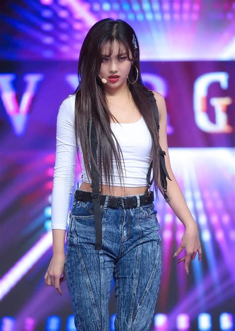 191213 Aisha Scrolller