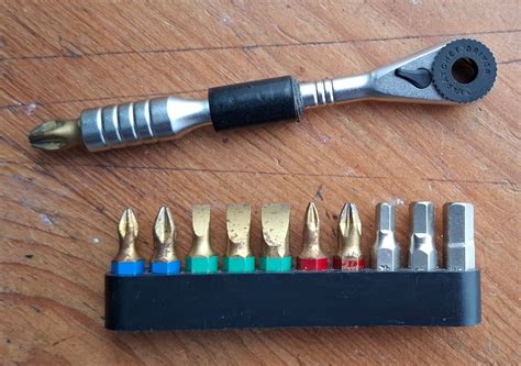 Edc Ratchet Edc Gear For Flashlight Carriers