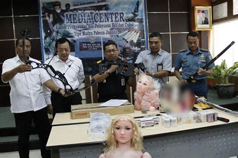 Bea Cukai Juanda Sita Alat Bantu Seksual Suara Surabaya