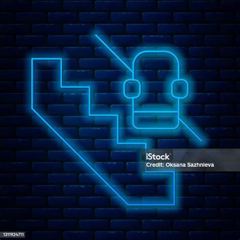 벽돌 벽 배경에 고립 된 빛나는 네온 라인 비활성화 액세스 엘리베이터 리프트 에스컬레이터 아이콘 장애인 인간을 위한 이동식 기계