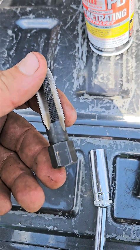 How To Rethread A Spark Plug Hole #mobilemechanic #semperfimechanic #howto #columbus #ohio - YouTube