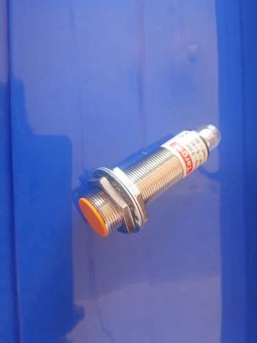 5 Mm M18 Inductive Proximity Sensor 4 Pin Connector Type Pnp No At