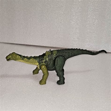 Mattel Toys Jurassic World Dino Trackers Wild Roar Nigersaurus