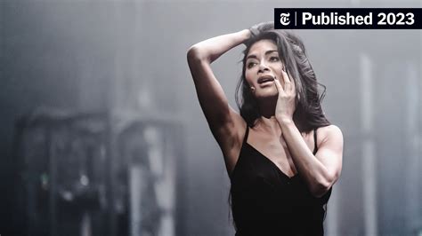Nicole Scherzinger Performance