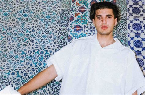 Emir Taha releases new single 'Bad Reception' - TotalNtertainment