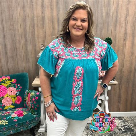 Layerz Clancy Top Shabby Chic Boutique And Tanning Salon