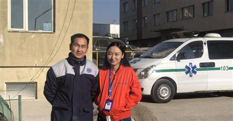 Галын аюулаас дөрвөн хүүхдийг аварсан түргэн тусламжийн эмч жолоочийг шагнажээ · Dorgio Mn