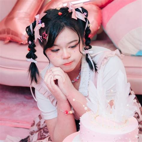 晏 Ya24681080 • Threads Say More