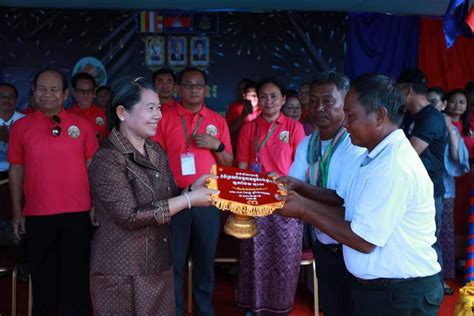 លោកស្រីកិត្តិសង្គហបណ្ឌិត ម៉ែន សំអន