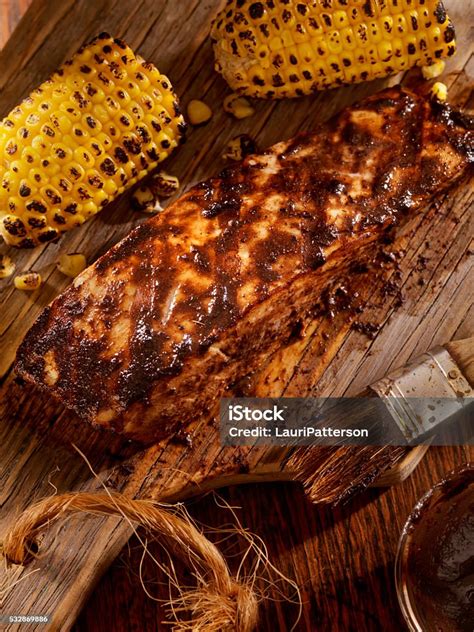 Bbq 그릴 첨가된 넙치 저크 바베큐 소스 도마 요리 도구에 대한 스톡 사진 및 기타 이미지 도마 요리 도구 물고기 숯불구이 Istock