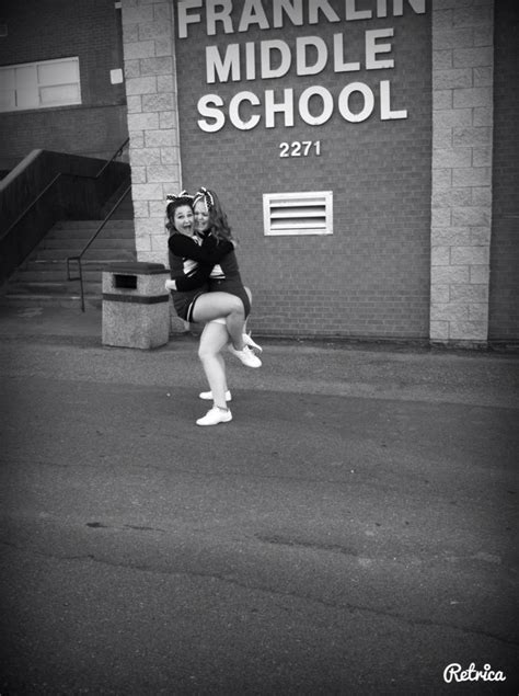 Cute Cheerleader Pics