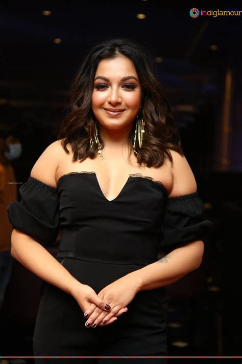 Meenakshi Kailash Heet In Sari AR 2019 2020 Final Report FINAL Indd