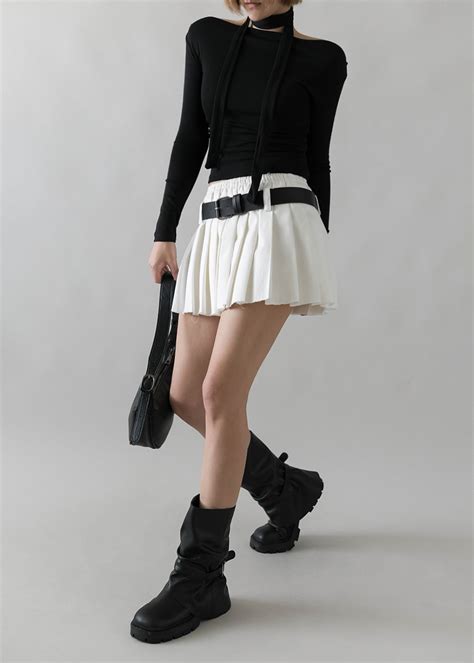 로우웨스트 벨트 플리츠스커트