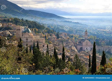Assisi Aus Der Rocca Maggiore Stockbild Bild Von Hügel Senke 269534455