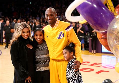 Vanessa Bryant Honors Late Daughter Giannas 20th Birthday Parade
