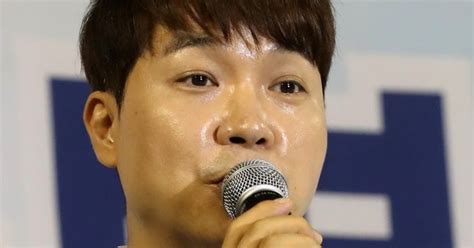 박수홍 부부 명예훼손 혐의 유튜버 A씨 첫 재판서 혐의 부인