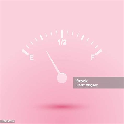 분홍색 배경에 격리 된 종이 컷 모터 가스 게이지 아이콘 빈 연료 미터 전체 탱크 표시 종이 아트 스타일 벡터 연료 펌프에 대한 스톡 벡터 아트 및 기타 이미지 Istock