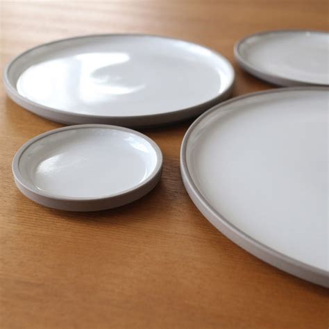 Hasami Porcelain The Grey Collection プレート Ash White 生活雑貨 育てる道具ilma