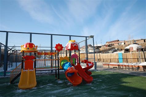 Гэр хороололд бичил цэцэрлэгт хүрээлэн байгуулан тохижуулжээ