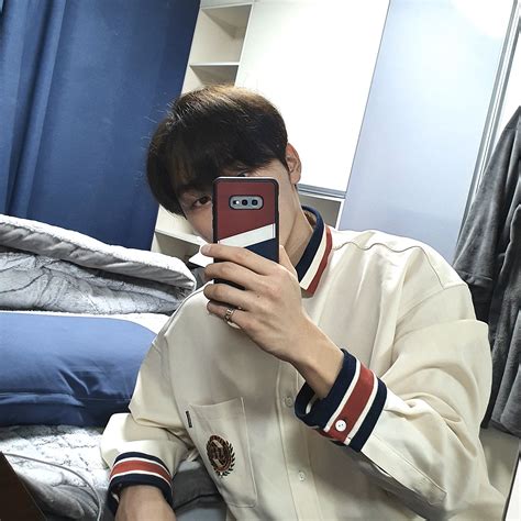 [잡담] 말랑꽁떡 얼굴에 그렇지 못한 손 ㅈㅇ 세븐틴 부승관 인스티즈 Instiz 연예 카테고리