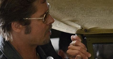 브래드 피트 결혼반지 포착 소박한 디자인