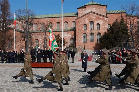 Военните харесаха френски гаубици чакат “да” от ЕС за да ги купят