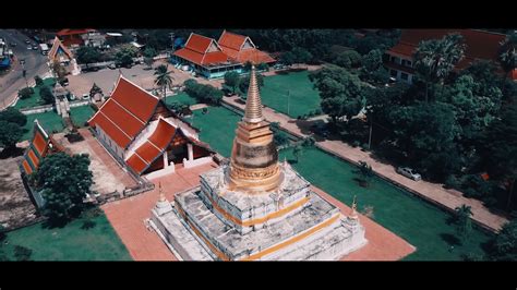 วัดพระบรมธาตุทุ่งยั้ง หรือ วัดพระบรมธาตุ ตั้งอยู่ที่กลางเทศบาล วัดพระบรมธาตุทุ่งยั้ง หรือ