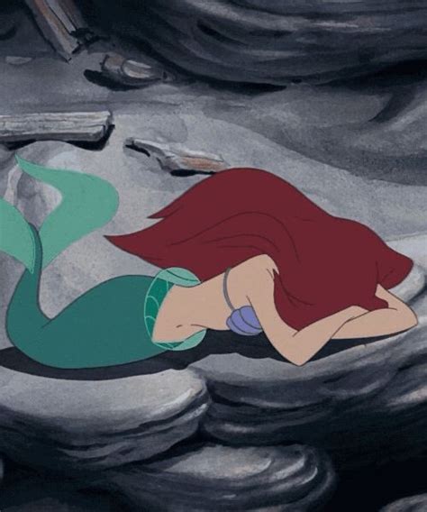 تازه فهمیدم چرا بضی وقتا گریه میکنم چون من یِ پرنسسم