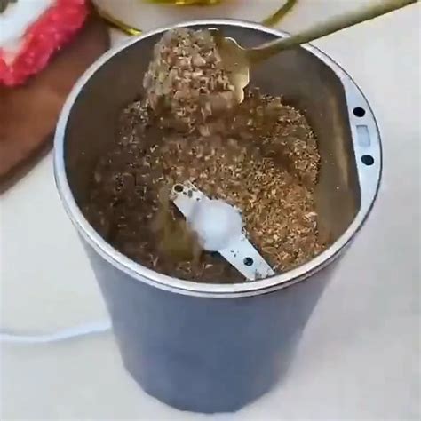 【ประกัน 10 ปี จัดส่งที่รวดเร็ว】 เครื่องปั่นบด เครื่องบดผงไฟฟ้า สแตนเลส 304 เครื่องบดสมุนไพร