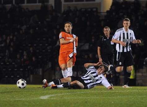 Robbie Willmott Hatters Heritage A History Of Luton Town Fc