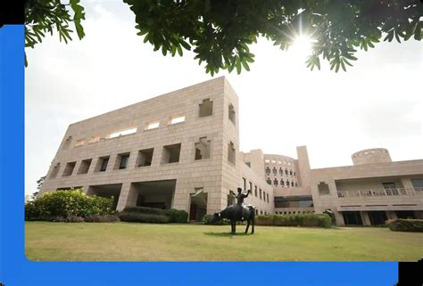 About Indian School Of Business Isb