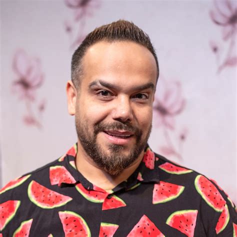 ایمان نوروزی خرید بلیت تئاتر و نمایش‌های کمدی فان تیکت