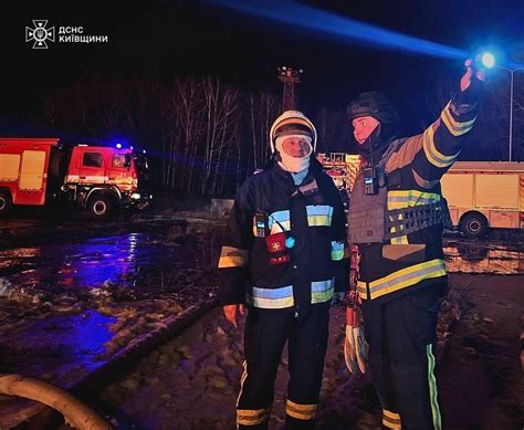 Уламки БпЛА спричинили пожежу на промисловому обєкті в Київській області Вечірній Київ