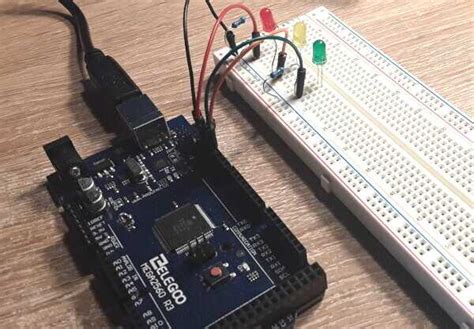 Les ports ARDUINO gérer un feu tricolore