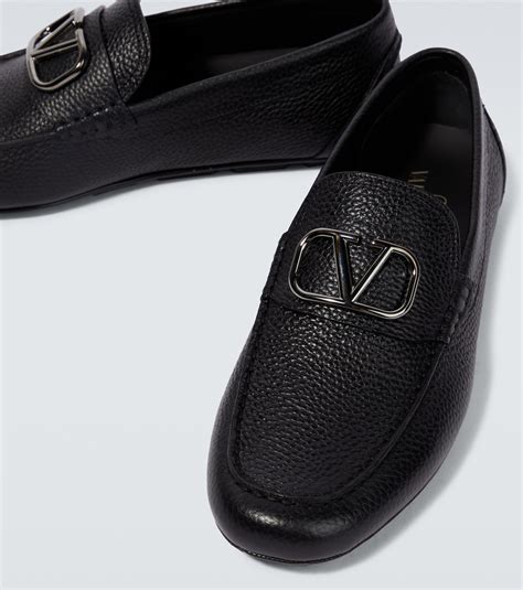 Vlogo Signature Leather Driving Shoes In Black Valentino Garavani