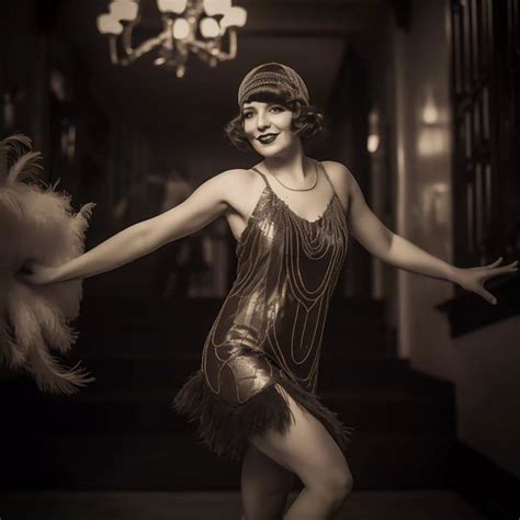 1920 Flapper Girls Dancing