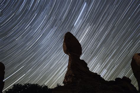 배경 화면 장시간 노출 야간 촬영 별 아치 국립 공원 출발 활주로 암석 형성 균형 락 극적인 밤하늘 4928x3280 953575 배경 화면