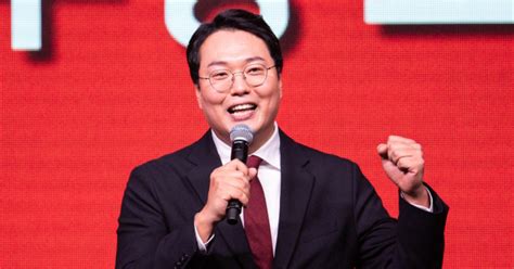 호객행위에 명품쇼핑 대통령실 답변에… 천하람 인정할건 해라